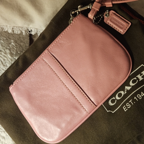 Coach | Bags | Coach Pastel Pink Beautiful Genuine Leather Wristlet ...